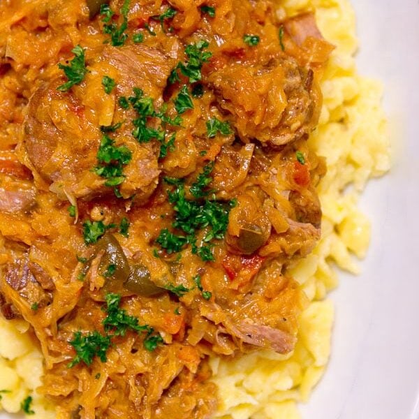 Segedínský Gulyáš (Pork & Sauerkraut Goulash Recipe)