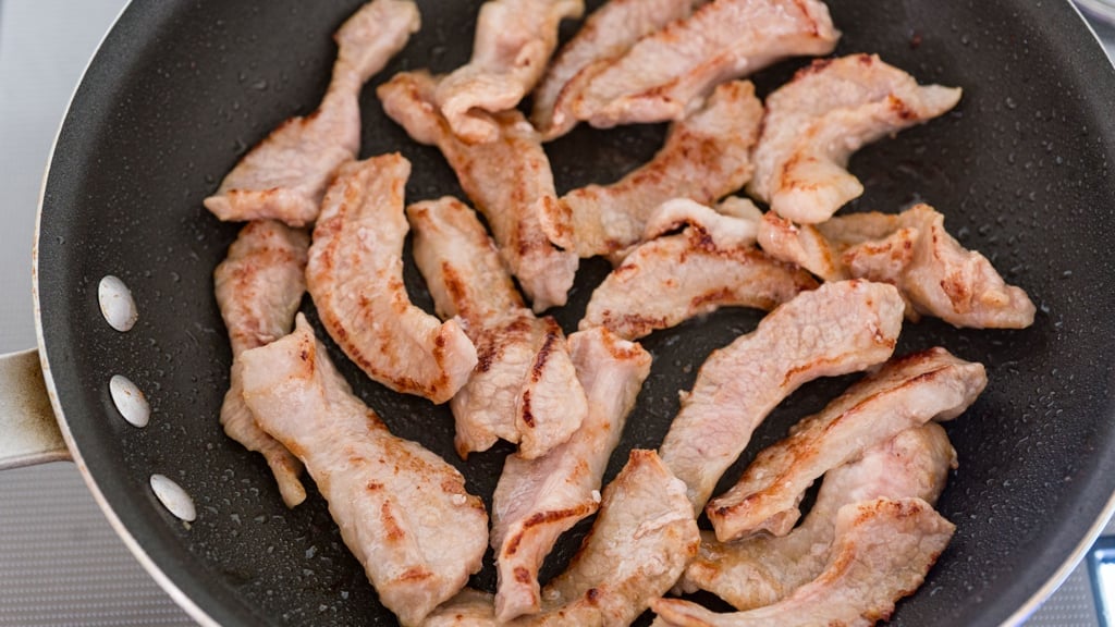 Buta Kimuchi (Pork & Kimchi Stir-fry Recipe)