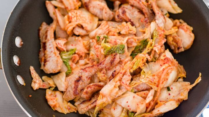 Buta Kimuchi (Pork & Kimchi Stir-fry Recipe)