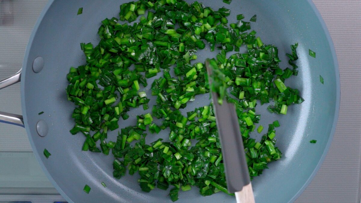 Niratama Recipe (ニラ玉) - Scrambled Chinese Chives & Eggs