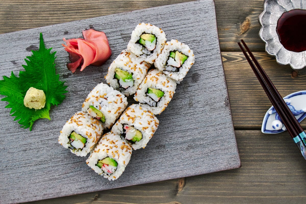 How to Make California Roll - Video and step-by-step photos