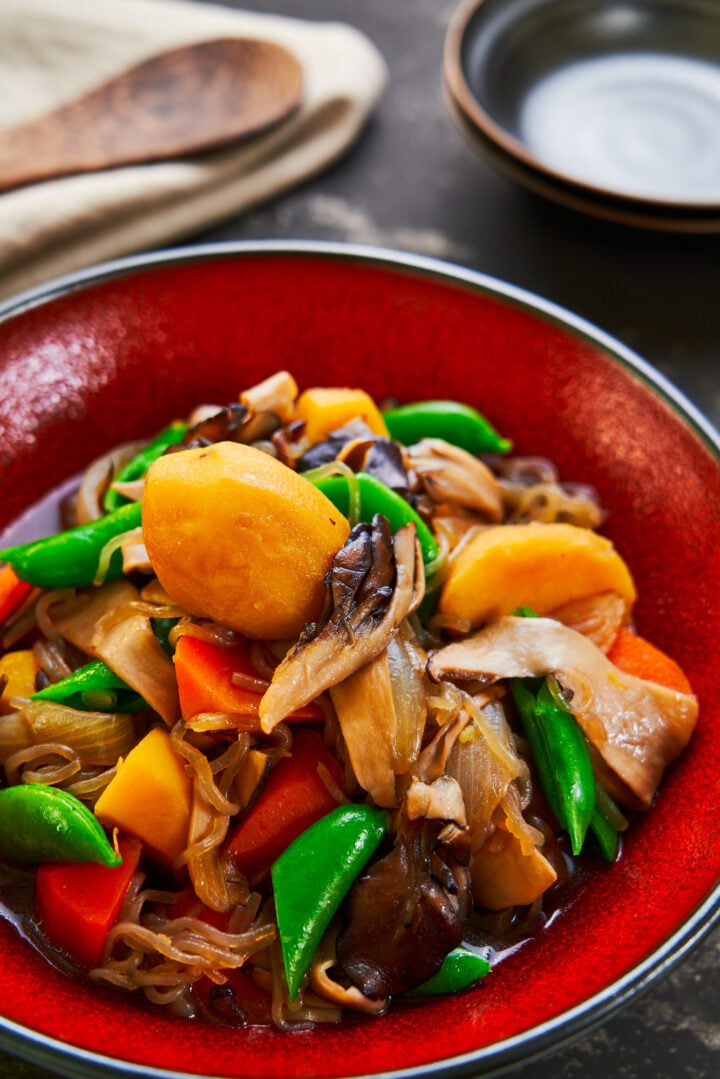 Vegan Nikujaga Recipe (ビーガン肉じゃが) with Mushrooms