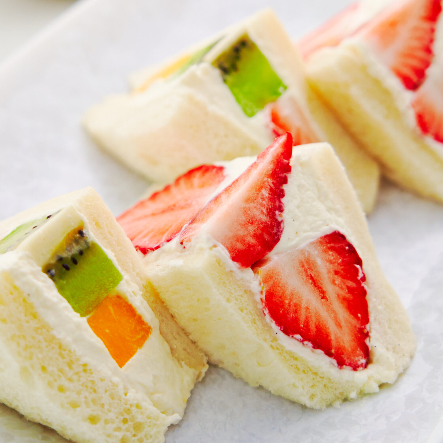Japanese Fruit Sandwich Recipe (フルーツサンド - Frutsu Sando)