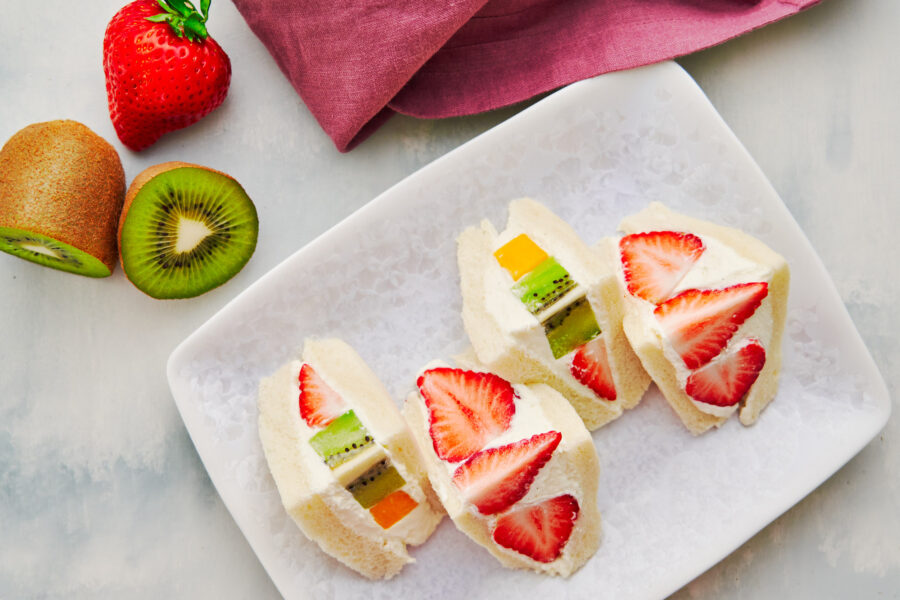 Japanese Fruit Sandwich Recipe (フルーツサンド - Frutsu Sando)