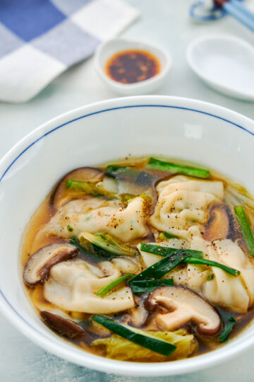 Gyoza Soup Recipe: Comforting Japanese Dumpling Soup